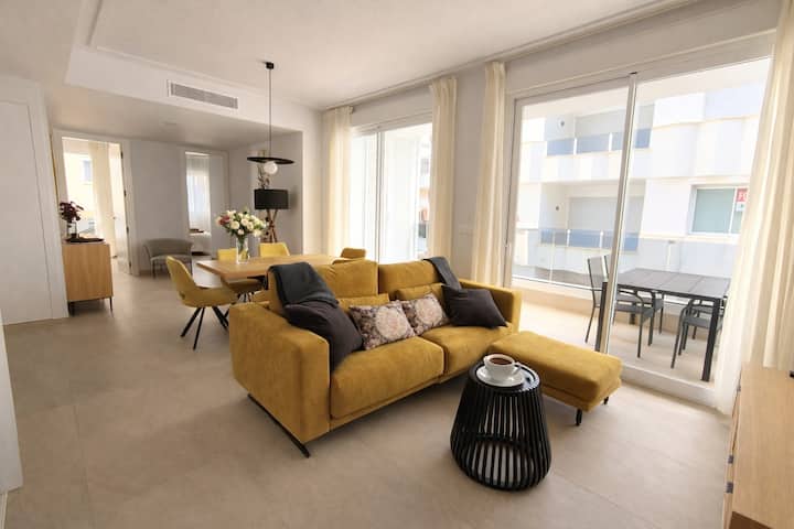Sunny Coast Apt. 3br, 2baths, Ac & Heated Pool - Torrevieja