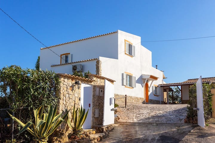 /Moustachya House/ Unique Villa - Faro