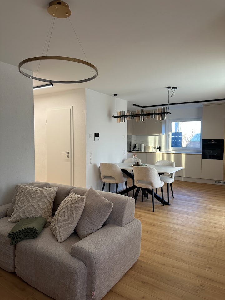 Voll Ausgestattet Neubauwohnung. - Leonberg