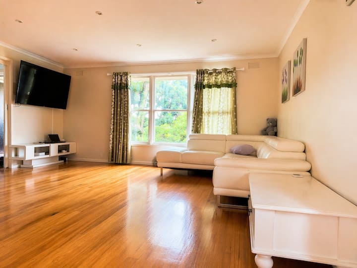 Eltham Greenview Retreat|fireplace|walk To Train - Panton Hill