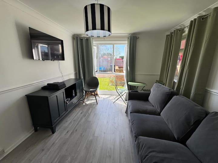 1 Bed Apartment - City Centre - M69 - Shops - Hinckley