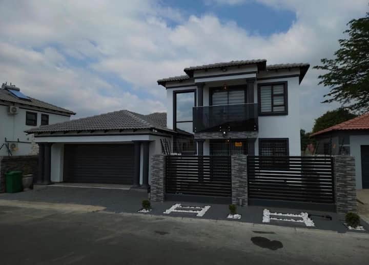 Self Catering Luxury En-suites - Secunda