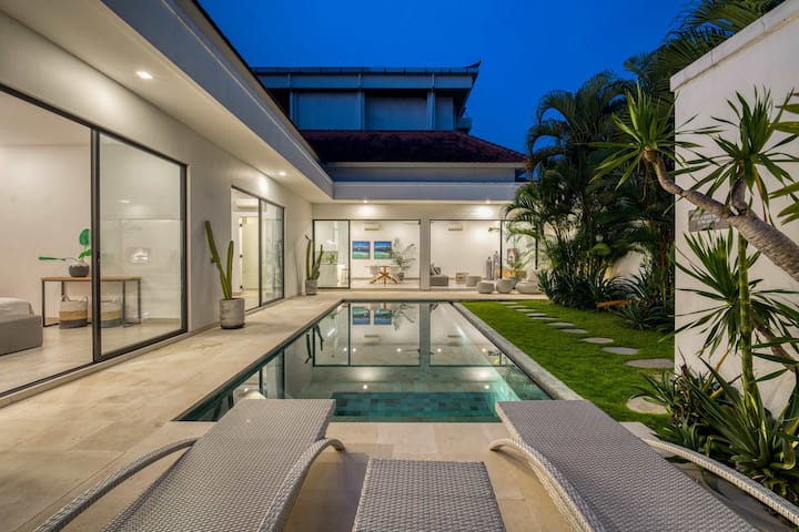 Yuka V1 – Modern Tropical 2br W/ Pool In Seminyak - Seminyak