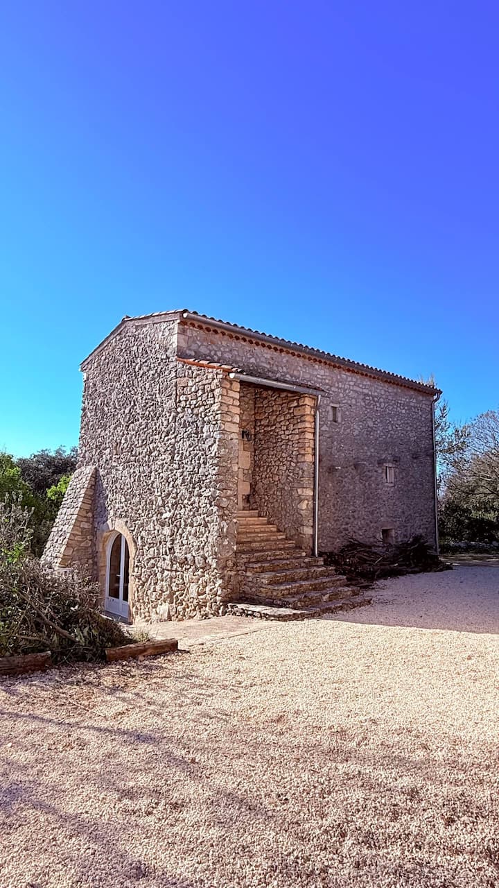 Rustic Haven Retreat - Barjac