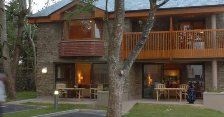 Scenic Golf Lodge Located In Fossa Killarney - Killarney, Ireland