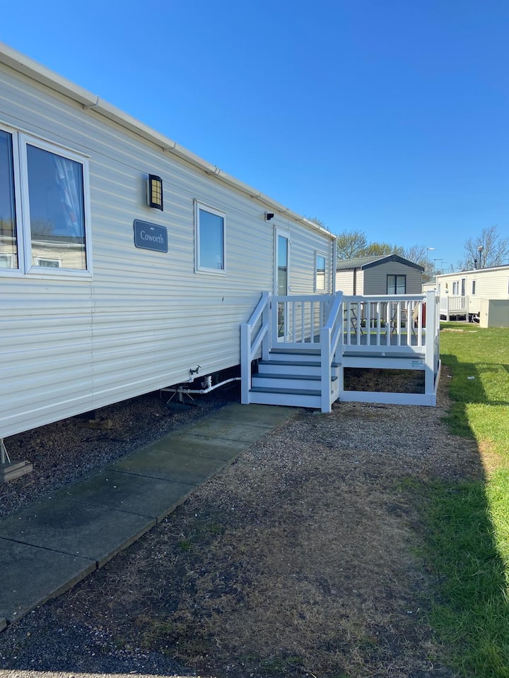 8 Berth Caravan At Orchards Haven Holiday Park - Brightlingsea