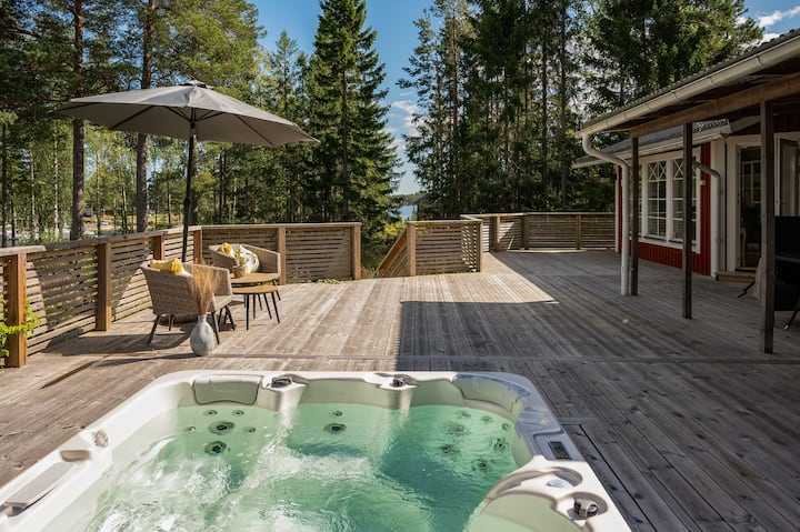 Villa Vid Vattnet Med Jacuzzi & Bastu - Söderhamn
