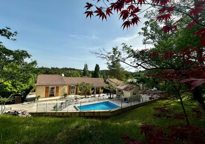Grande Villa Dans La Campagne Aixoise Avec Piscine - Mimet