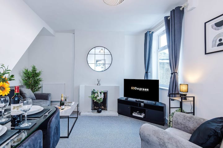 Great 3-bed Home, Perfect For Work & Contractors! - Liverpool John Lennon Airport (LPL)