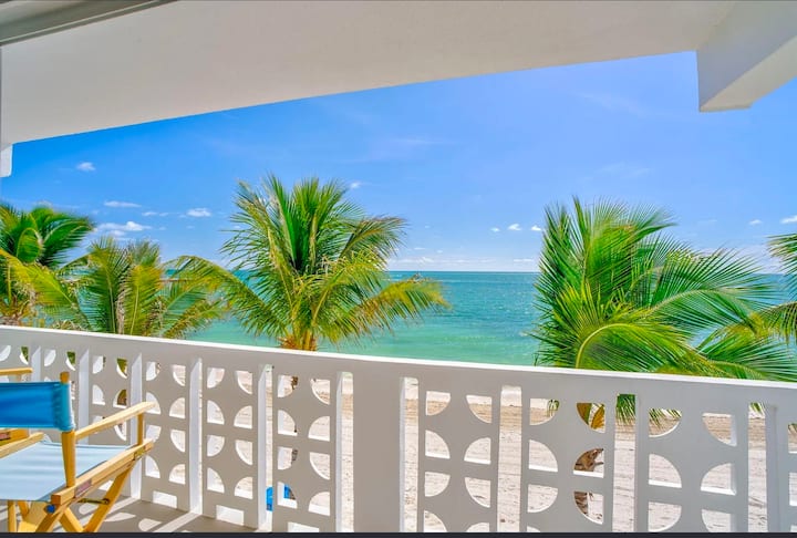 Relax And Unwind At The Colony! - The Bahamas