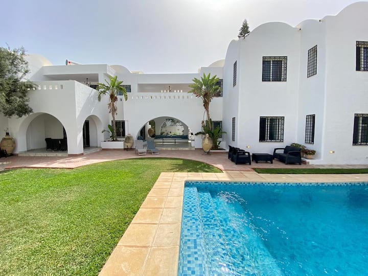 Villa Spacieuse Avec Piscine Plage 5 Min à Pied - Hammamet