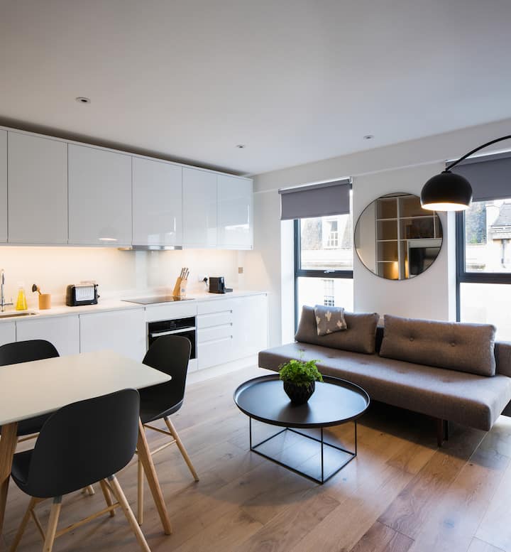 Hiding Space - Westgate - Superior With Sofa Bed - Bath