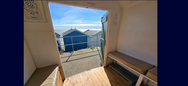 Beach Hut In Old Felixstowe - Felixstowe