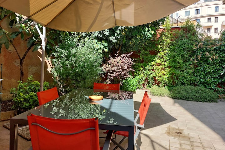 Warm Garden Apartment Near Colosseum & Metro - Rome
