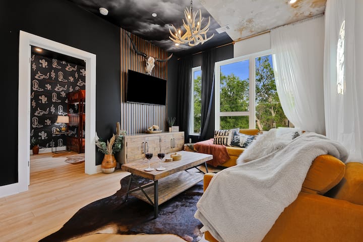 Cowboys & Angels | Sky Deck + Parking | East Nash - Nashville