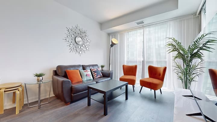 Subway 3 Beds 2 Baths Condo - Ontario