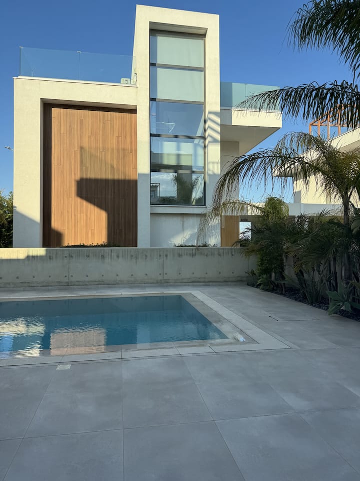 Sunrise Villa _by The Bay - Protaras