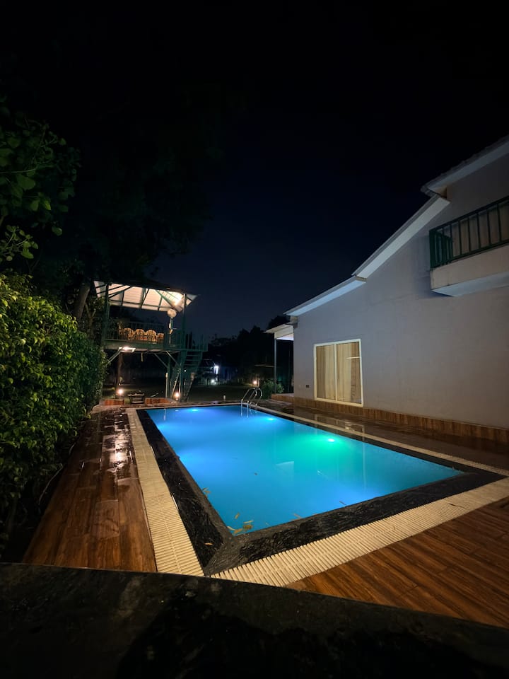 Luxurious Farm To Stay - Noida