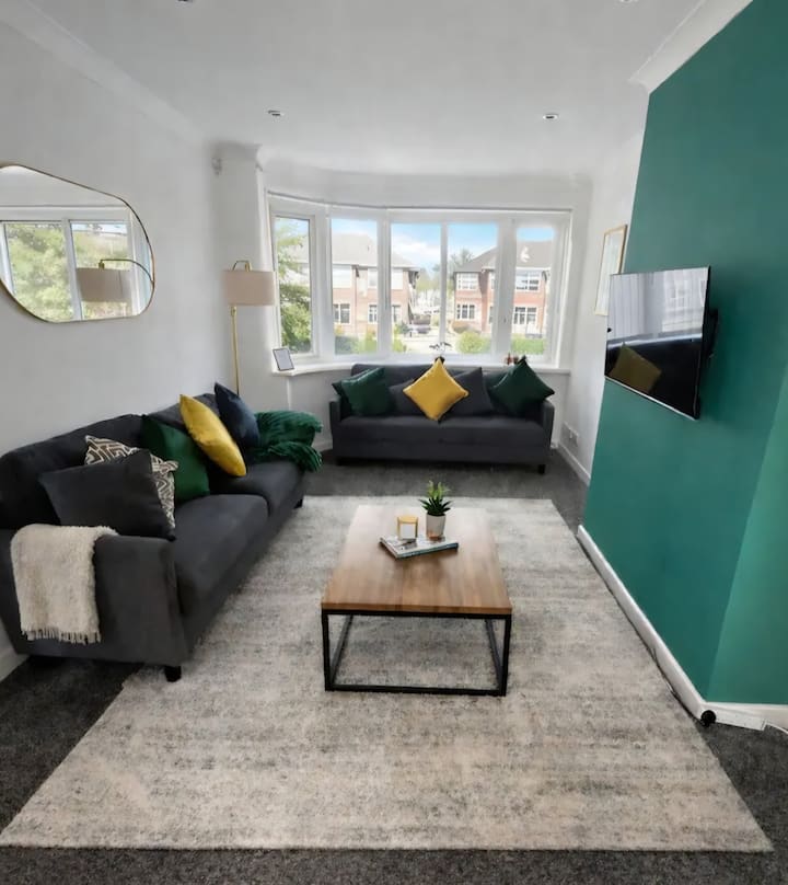 Solihull 3 Bed | Quiet Modern Home - Solihull