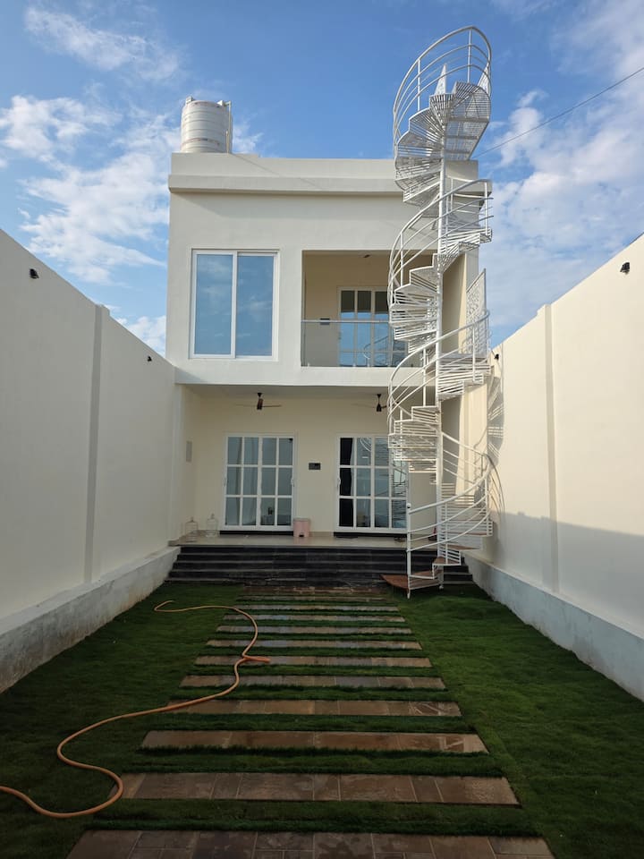 Benson Villa - With Indoor Pool - Thoothukudi