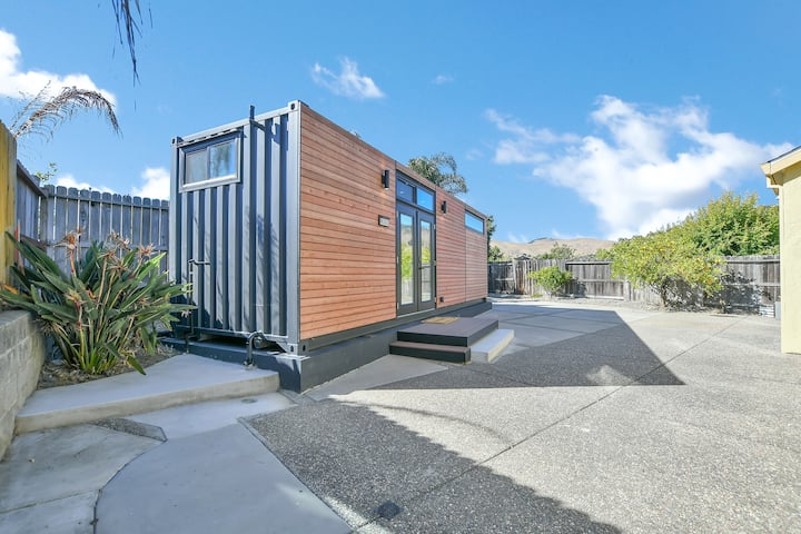 Modern Container Home | A/c + W/d + Wifi - Vallejo, CA