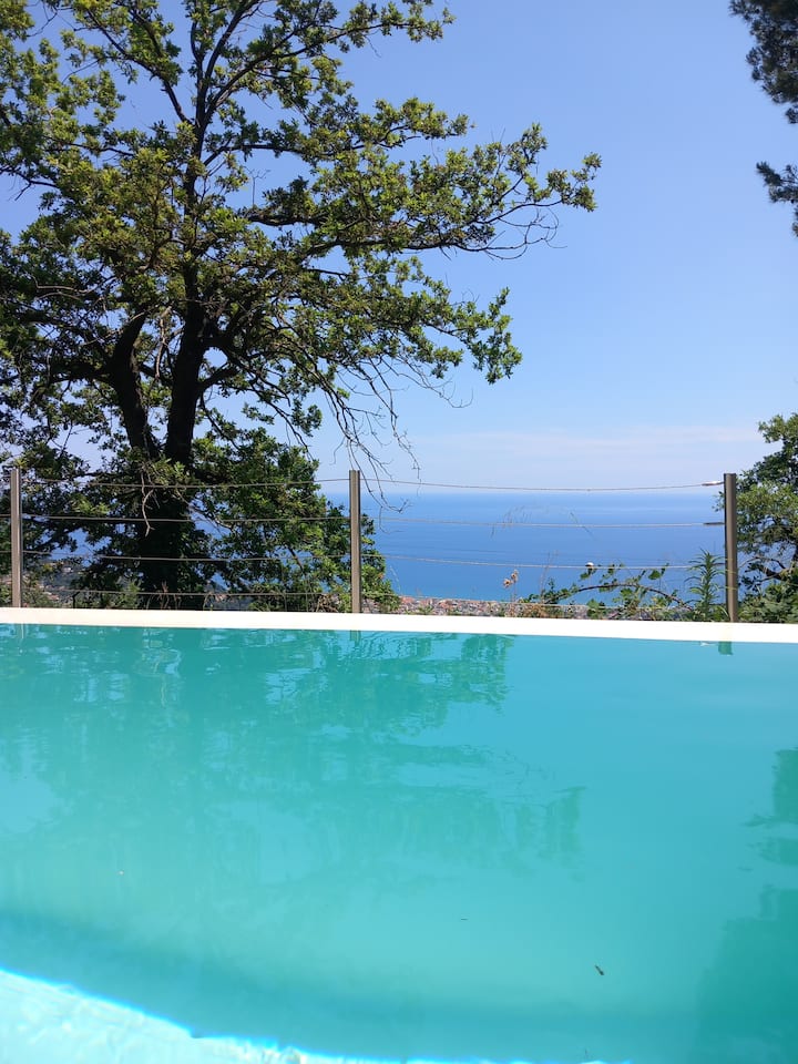 Elegante Mansarda Con Piscina E Vista Mare - Alassio