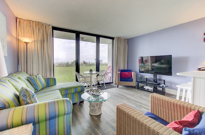 Oceanfront 1 Bedroom Retreat In Carolina Beach - Carolina Beach, NC