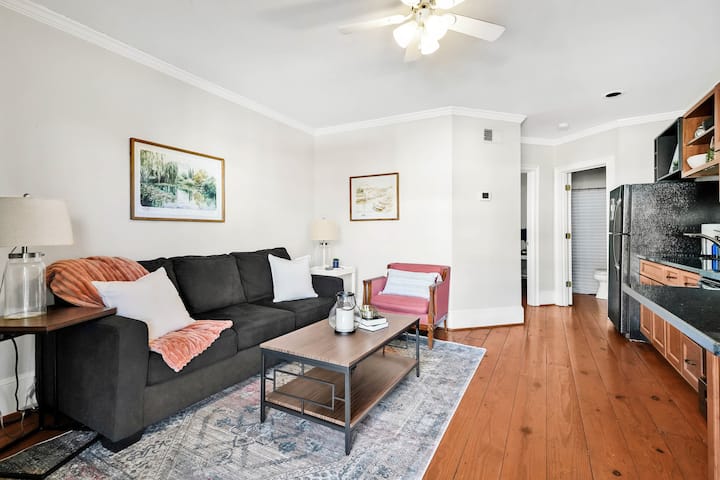 Downtown Wilmington Condo + Free Parking - Leland, NC