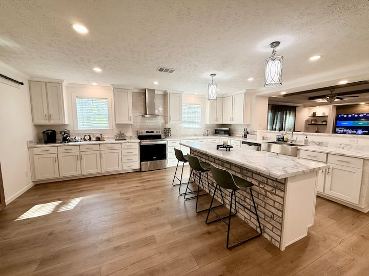 Modern Farmhouse On 1 Acre - Close To Everything! - Wesley Chapel, FL