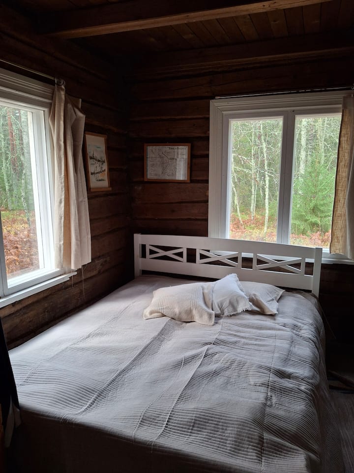 Hirsipiilo – Entinen Kansakoulu Luonnonrauhassa - Outokumpu