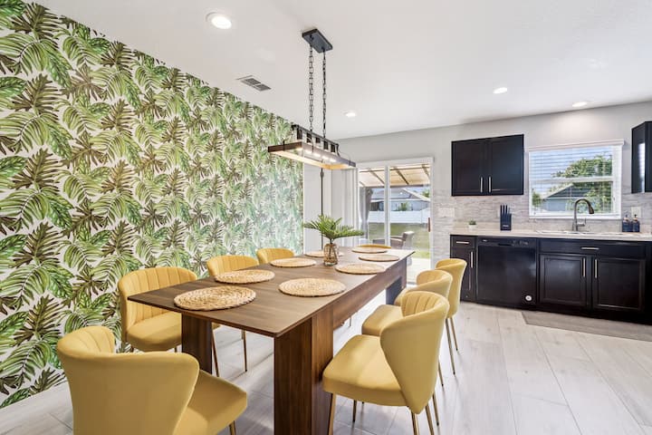 Family Getaway Near Disney | Themed Rooms - Davenport, FL