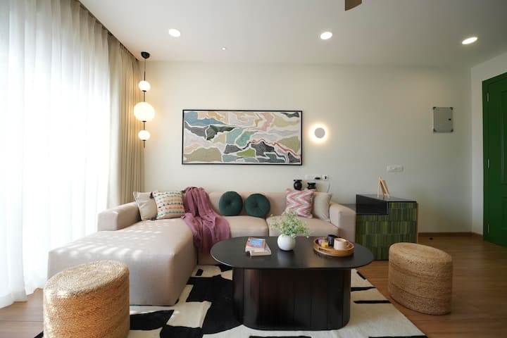 Lunaverse - Luxury 1bhk | Pool | Gym | Calangute - India