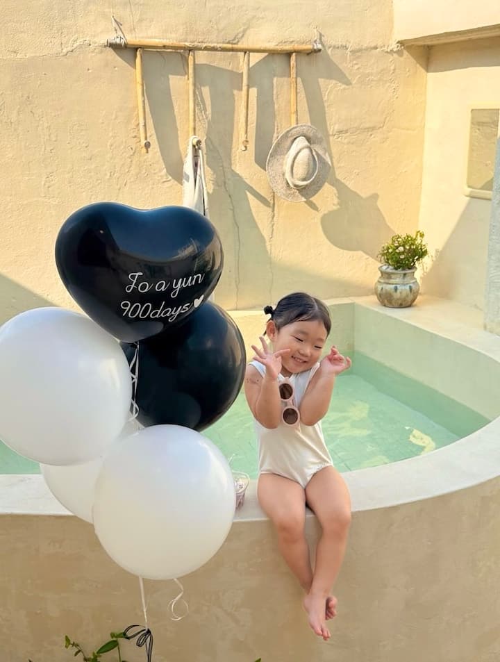 모모 -영도 1등 감성 독채 숙소 / 대형 야외 자쿠지 / 유럽식 단독주택 / 하루한팀 - Busan