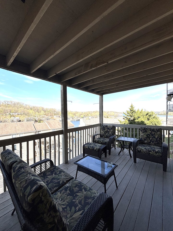Stunning Lake Views At Indian Pointe! - Osage Beach, MO