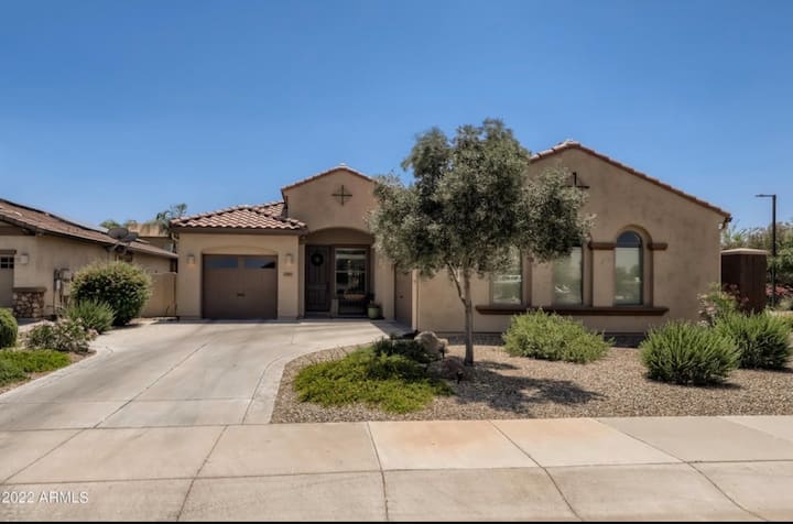 West Valley Oasis | Near Golf & Shops - Goodyear, AZ