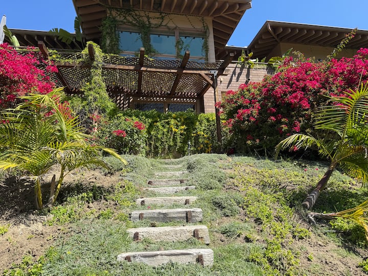 Sunny Orchard Retreat, Fresh Fruit, Near Beach - Rancho Santa Fe, CA