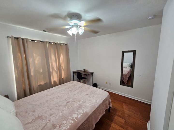 Luxury Room Near Busch Gardens Williamsburg - Williamsburg, VA