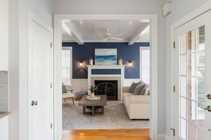 Spacious Home Steps To Private Beach | Sleeps 12 - Oak Bluffs, MA