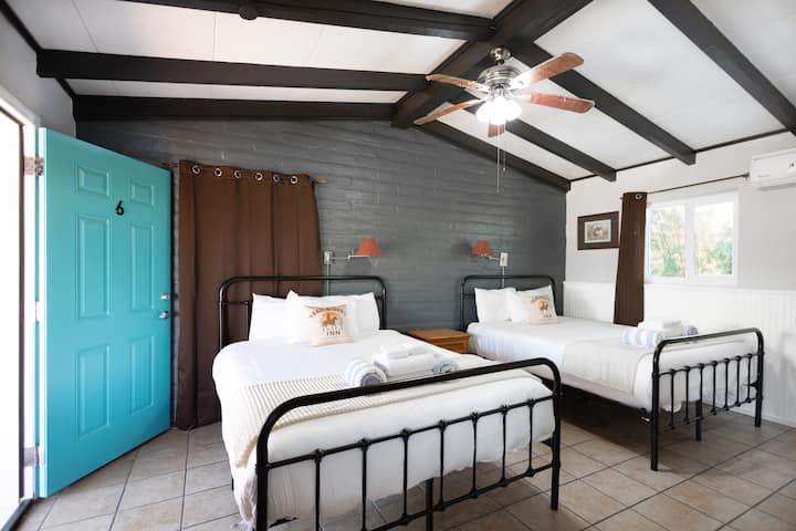 Trail Riders Inn - Standard 2 Queen Beds - Tombstone, AZ