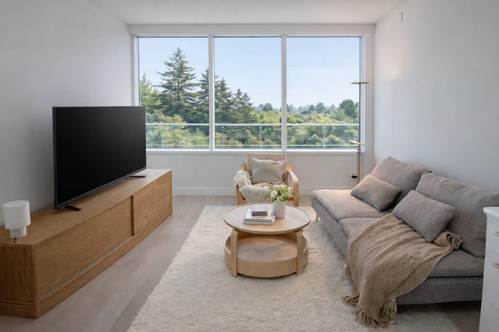 Steps To Skytrain | 15min Yvr & Dt | Oakridge - Vancouver