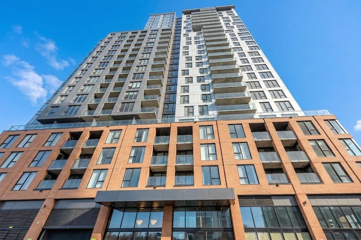 1 Bed + Office In Trendy Sir Charles Next To Metro - 롱괴이