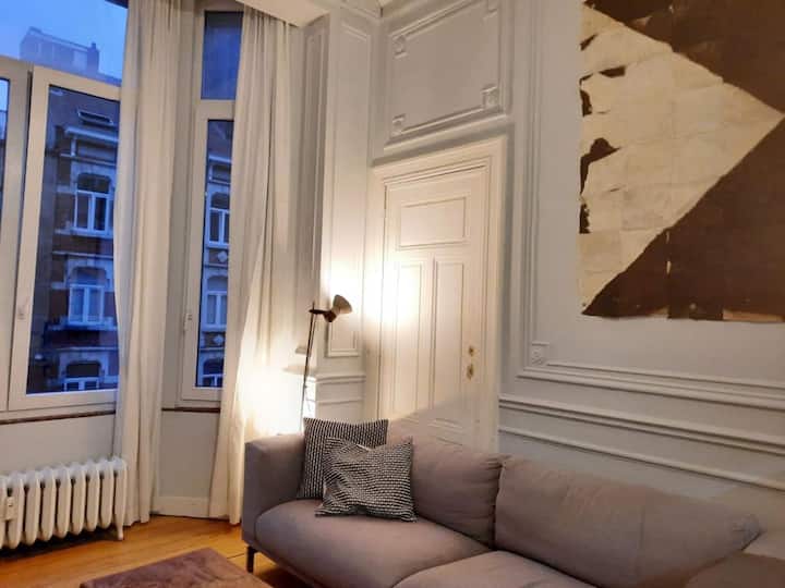 Spacious Apartment - 
5 Min From Midi Station - Bruselas, Bélgica