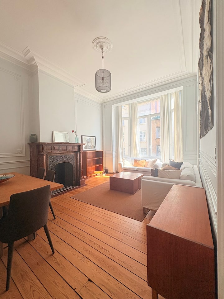 Spacious Apartment - 
5 Min From Midi Station - Anderlecht