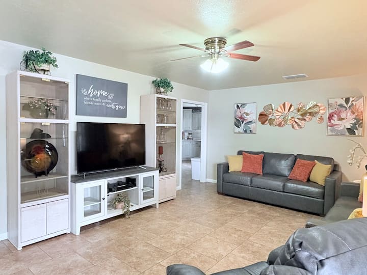 Charming Family Home - Roswell, NM