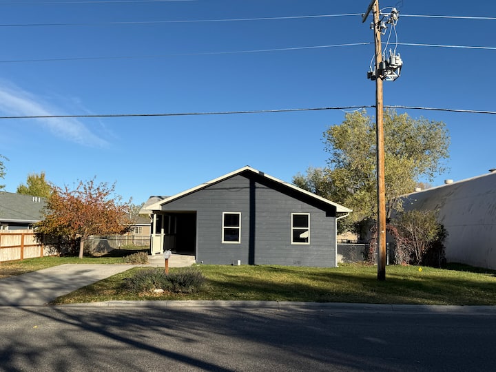 New Remodel, Brand New Furnishings With A/c! - Cody, WY