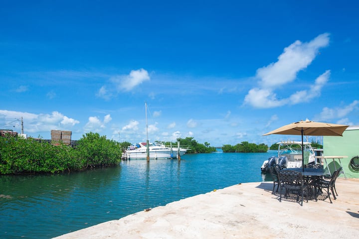 Waterfront Studio - Dock & Quick Open Water Access - Duck Key, FL
