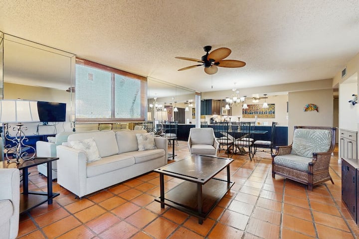 Comfortable 2br Oceanfront 3rd-floor | Balcony - Key West, FL