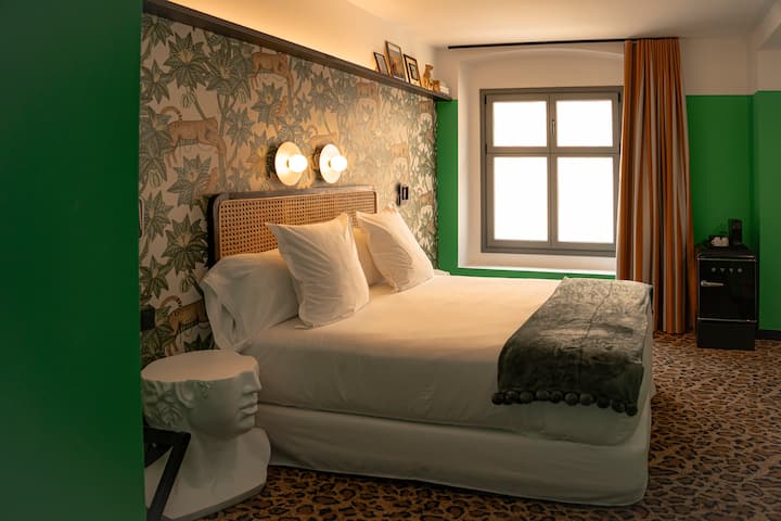 Hotel Divino · Hab Doble En Centro De Figueres - Figueres