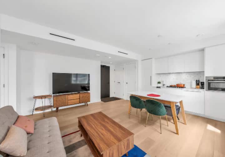 Beach Access 1b1b Condo/central Dt - Vancouver