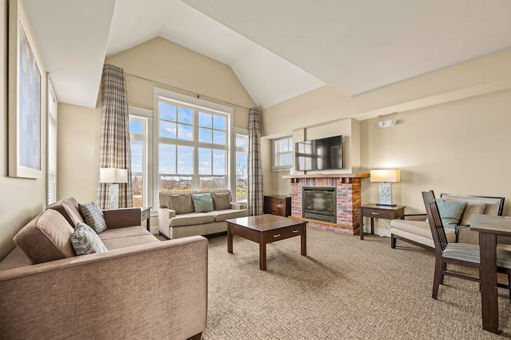 Summit Sanctuary: 18th Tee Retreat & Summer Pool - Collingwood